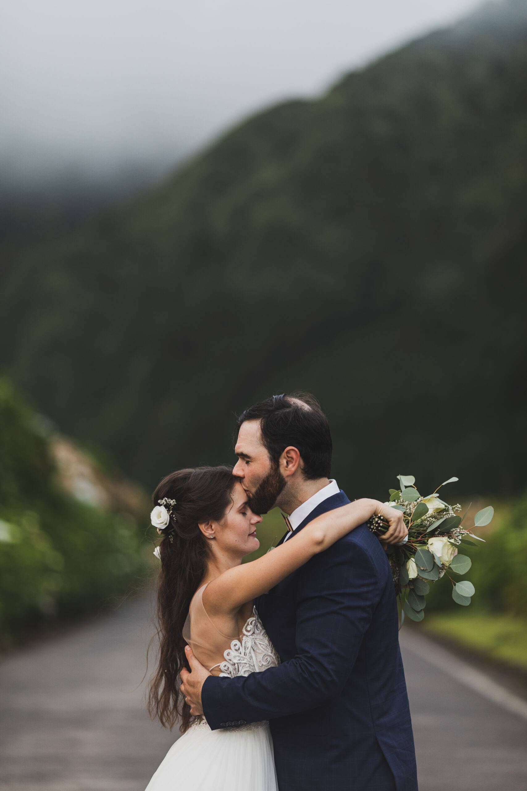 Adriana & Roland: A Simplicidade do Amor Rodeados pela Natureza